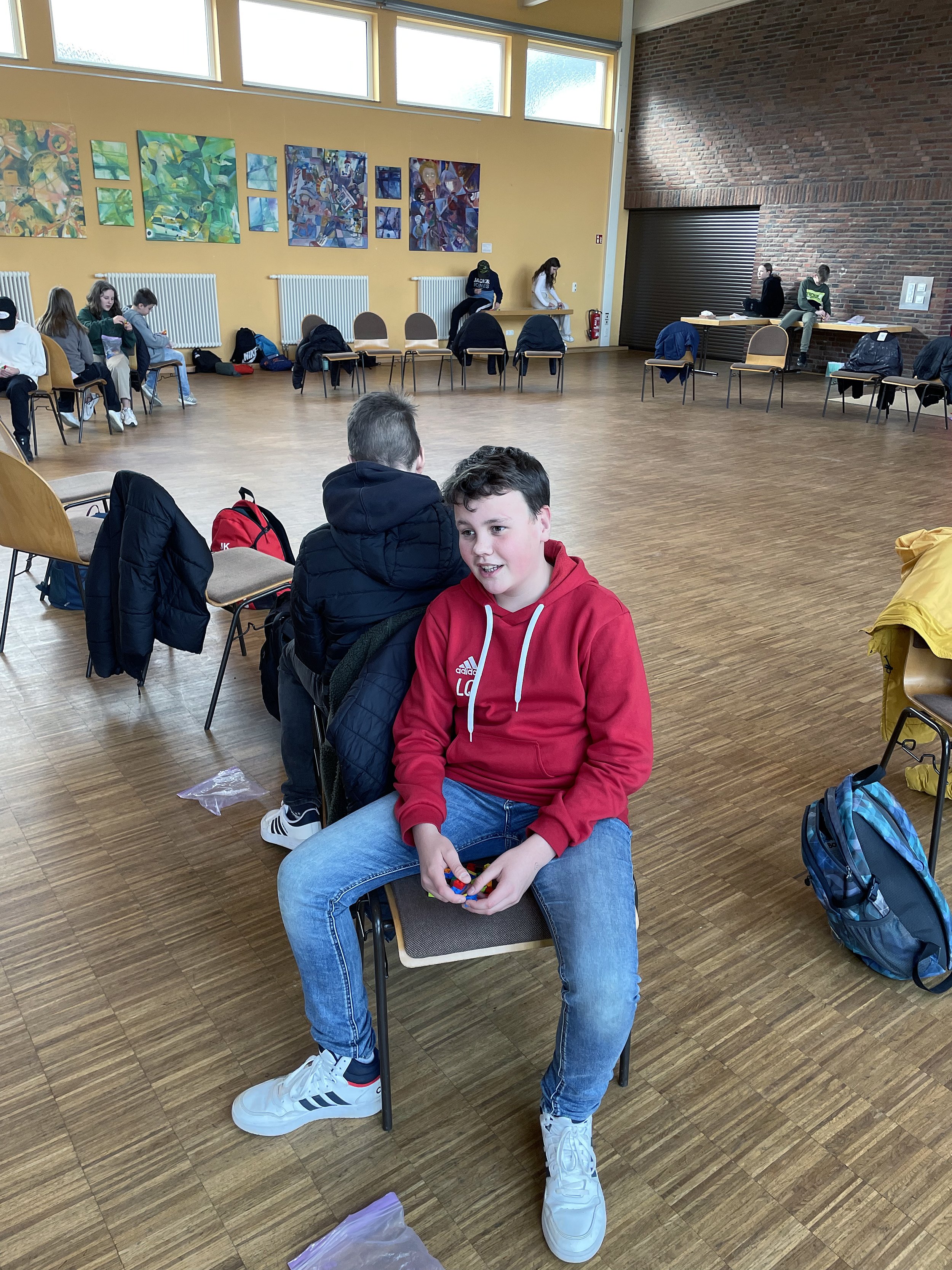 KLASSENGEMEINSCHAFT - groß geschrieben — Heinrich-Roth-Realschule plus