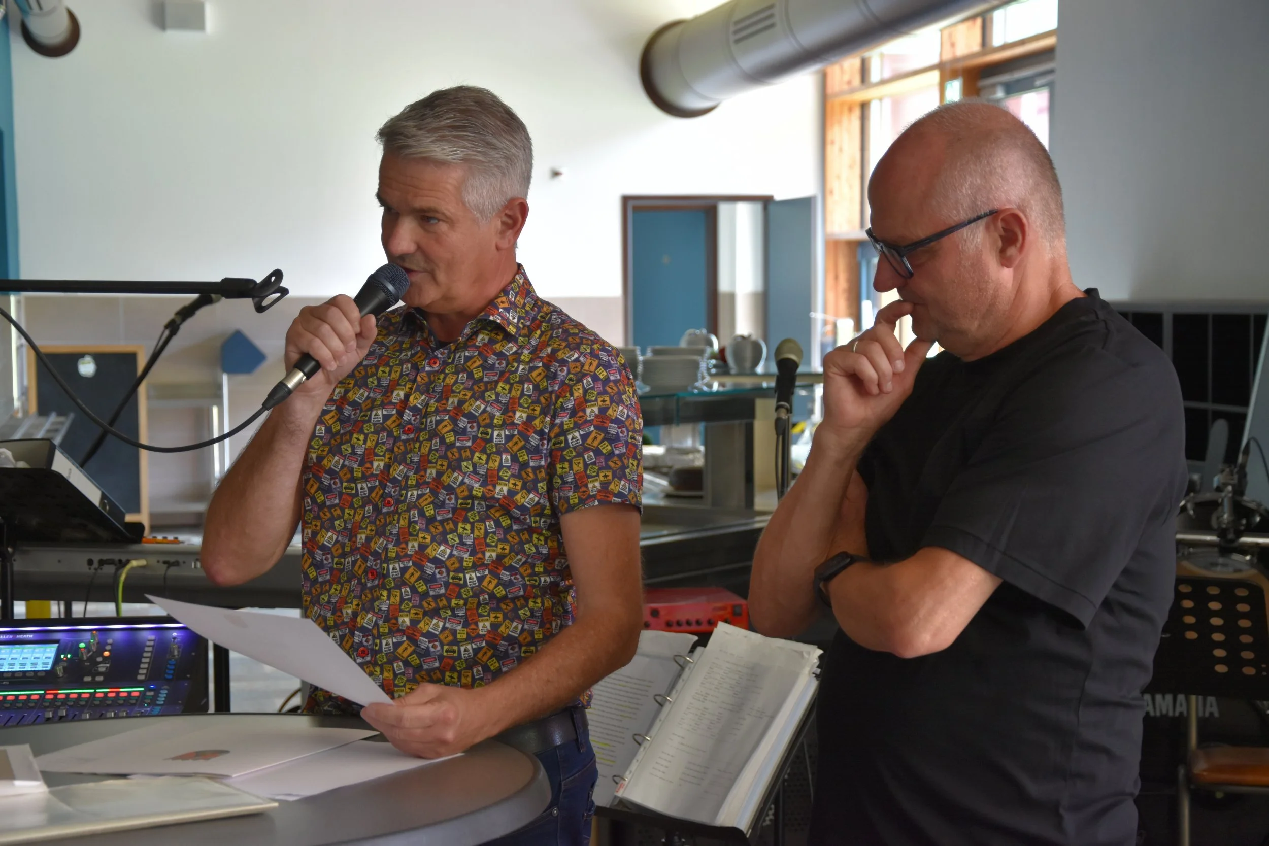 Musiklehrer Bernd Lennartz in den Ruhestand verabschiedet — Heinrich-Roth-Realschule plus