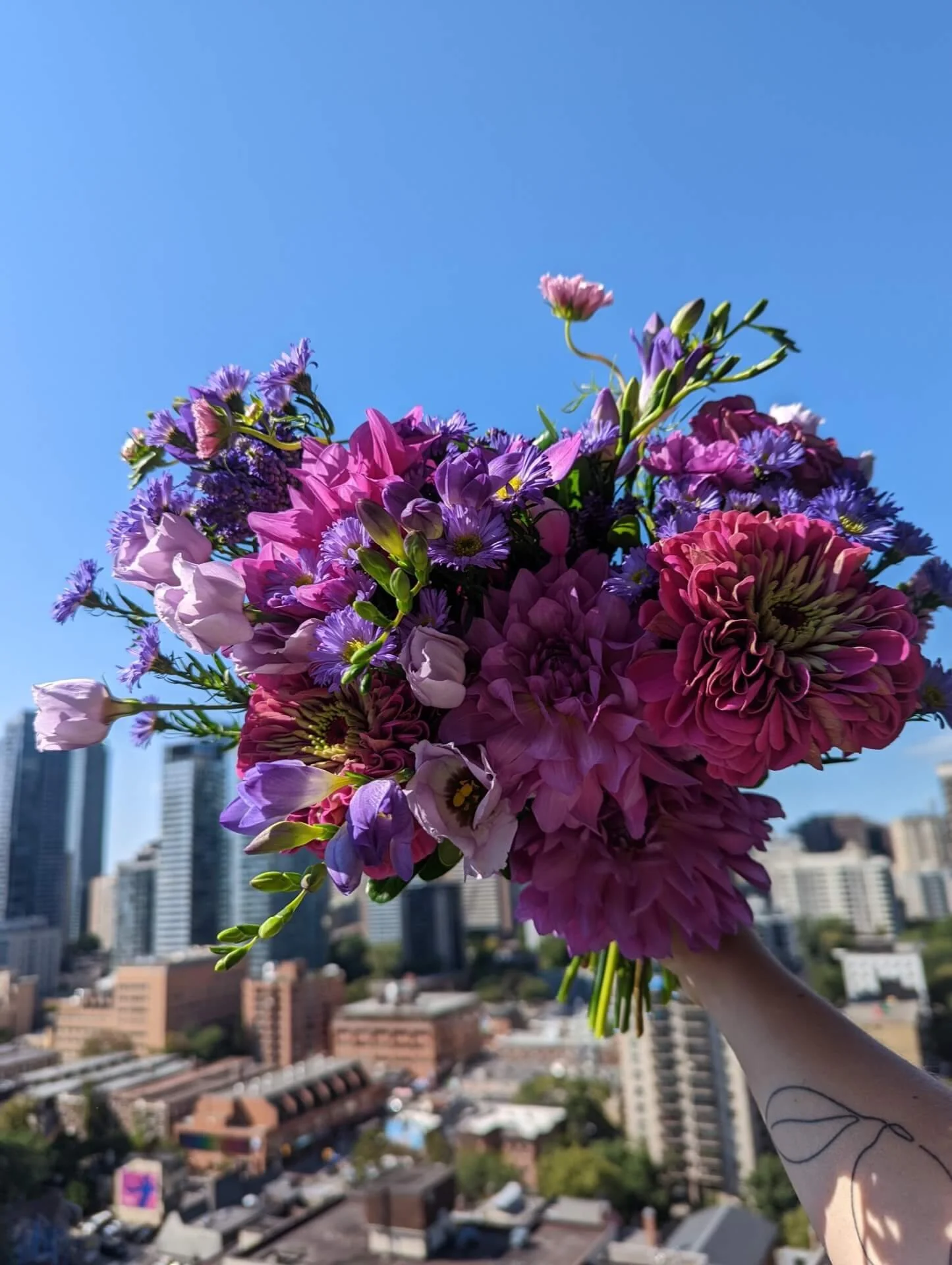 9 fun flower-themed team building event ideas for your business