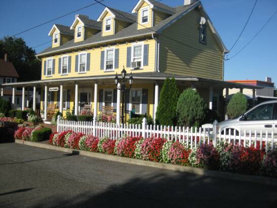 Our Rooms and Grounds — The Historic Old Bermuda Inn