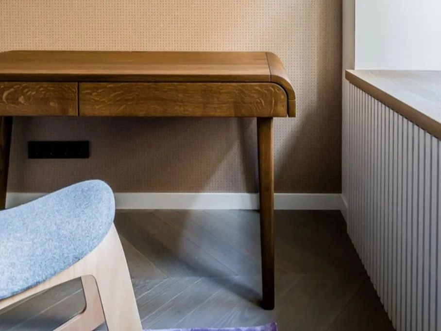 Kompiuterio stalas KON — Oak Studio Designs