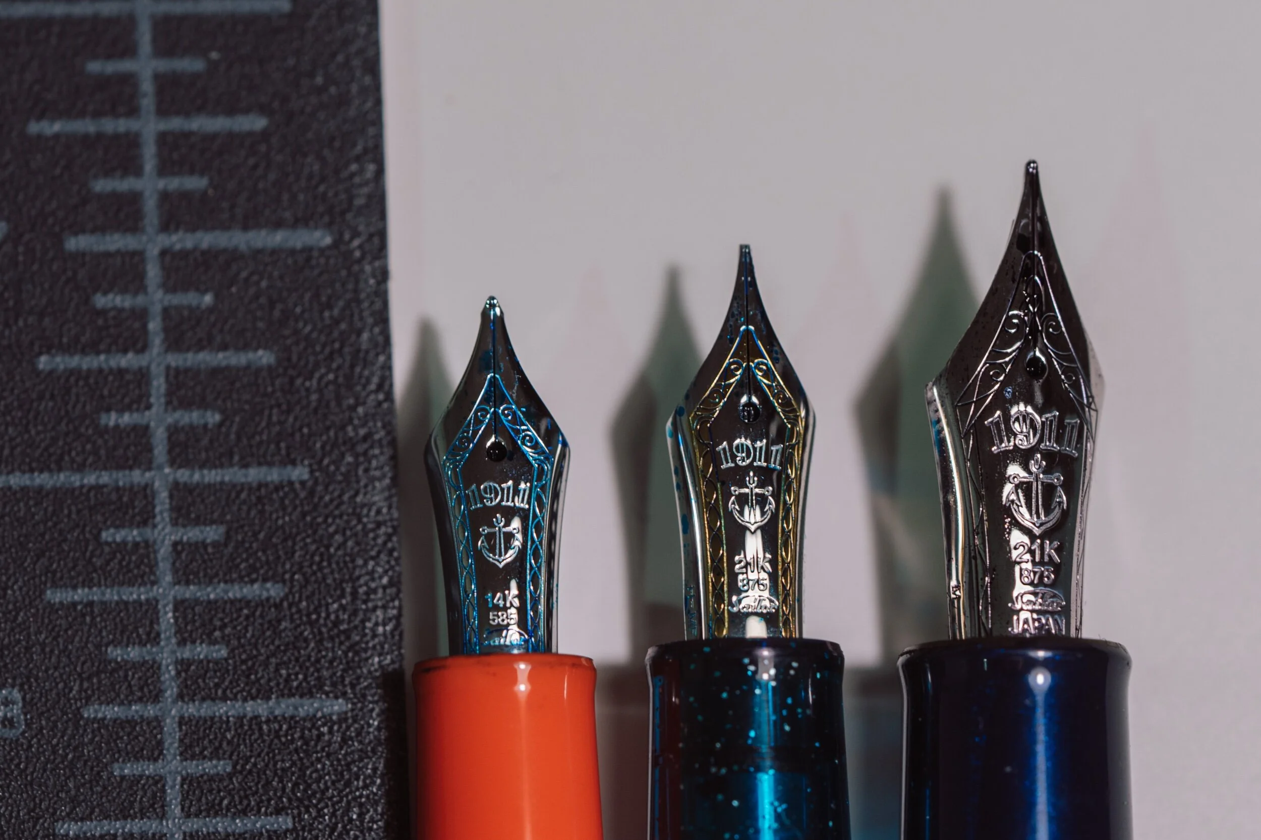 How do 14k and 21k Sailor nibs compare in size? : r/fountainpens