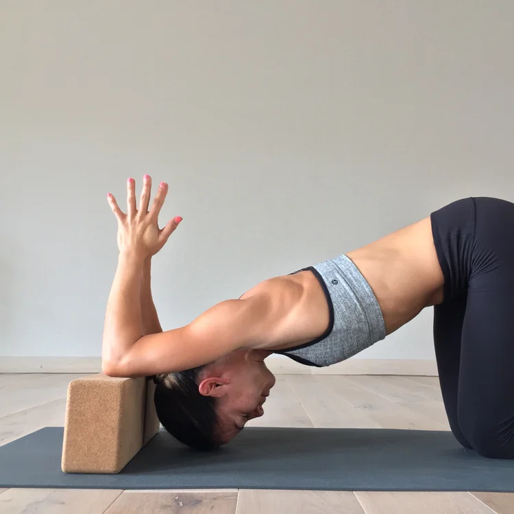 Shoulder Strength + Flexibility for Forearm Stand (Pincha Mayurasana ...