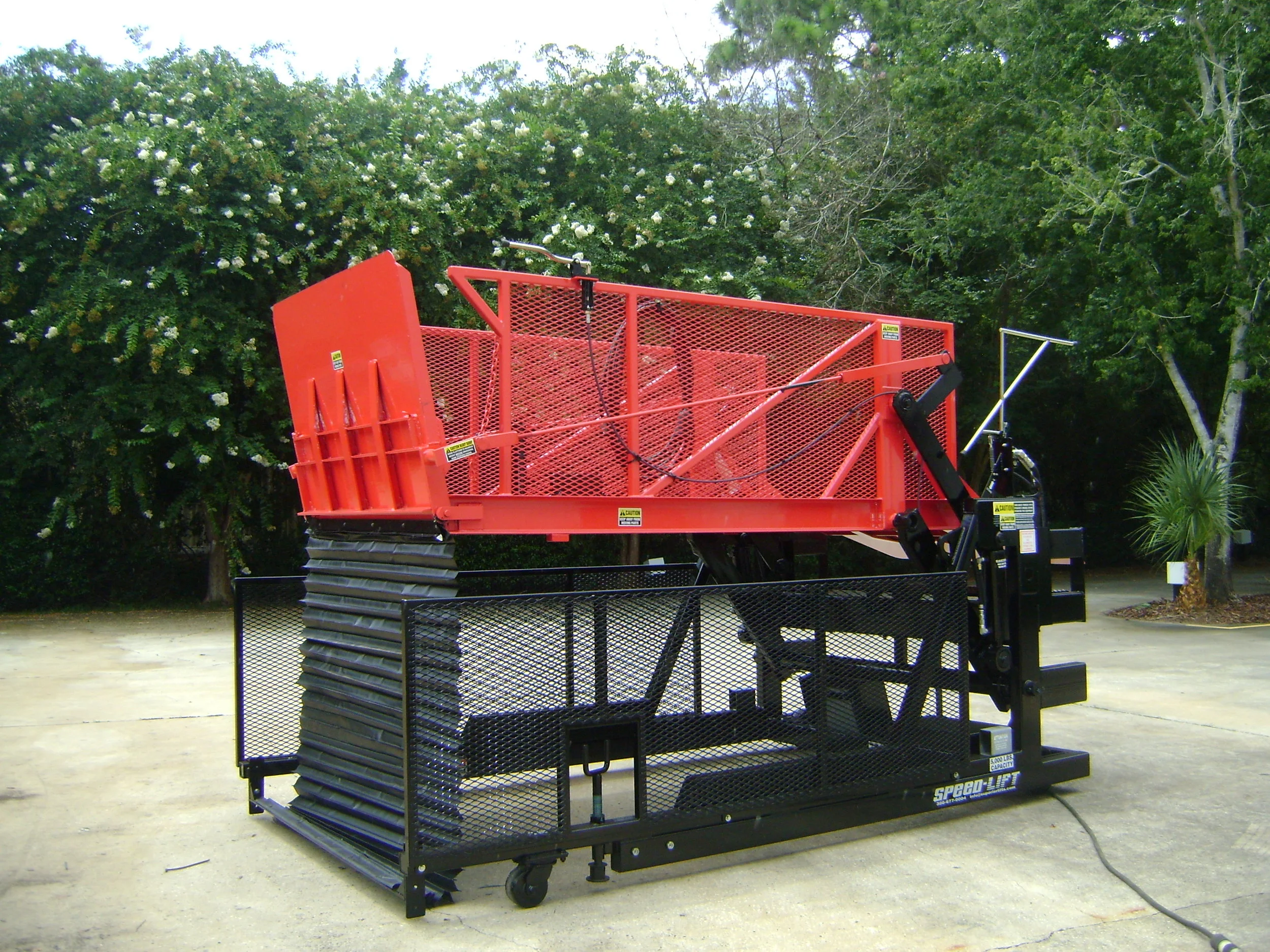 Speed Lifts: Custom Loading Dock Lift l Superior Handling Equipment