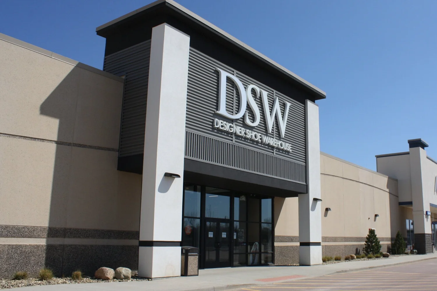 DSW — Lake Lorraine