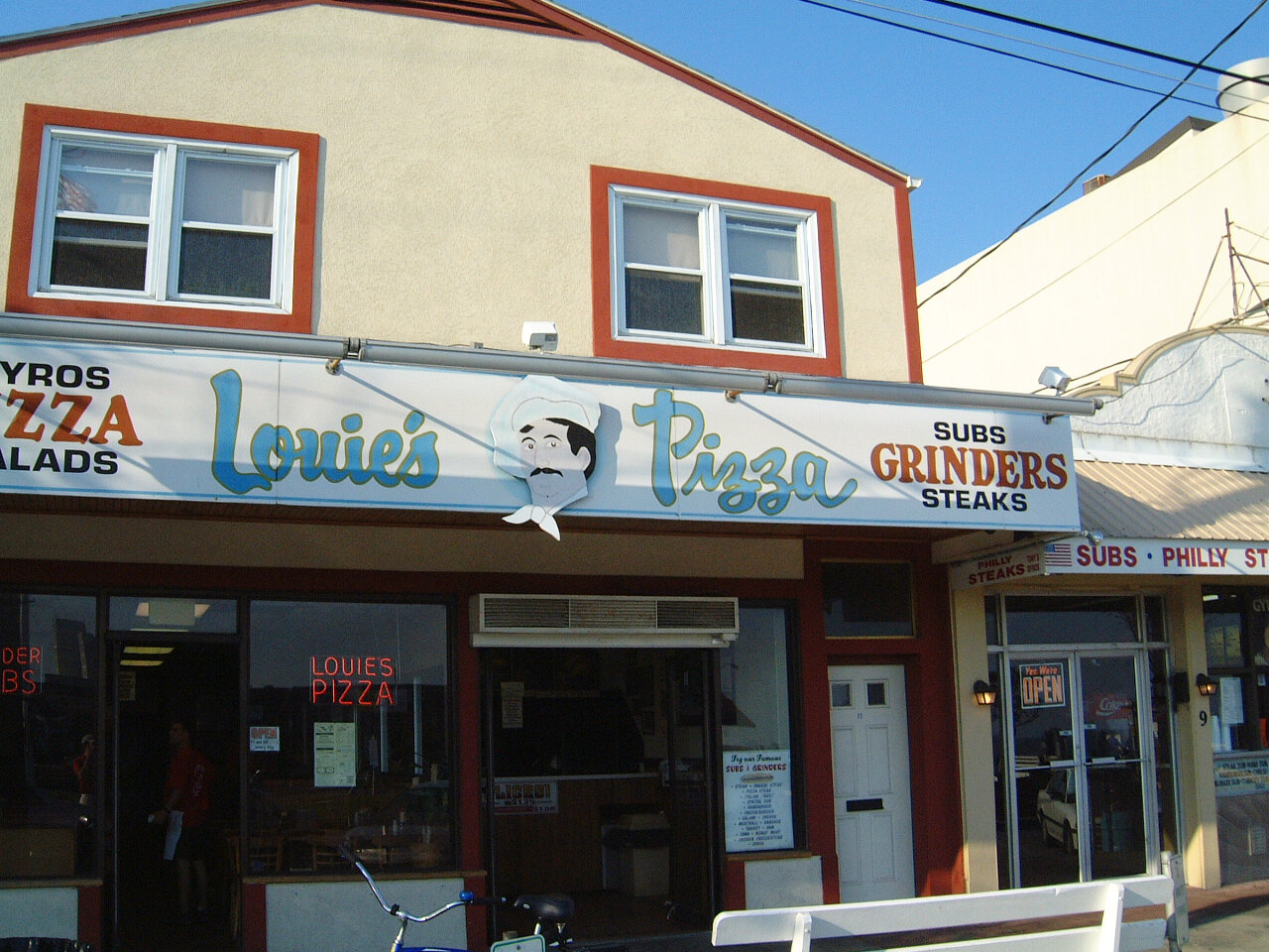 Louie's Pizza