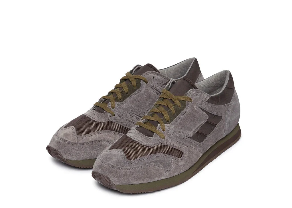 REPRODUCTION OF FOUND - Des sneakers haut de gamme — Les Indispensables