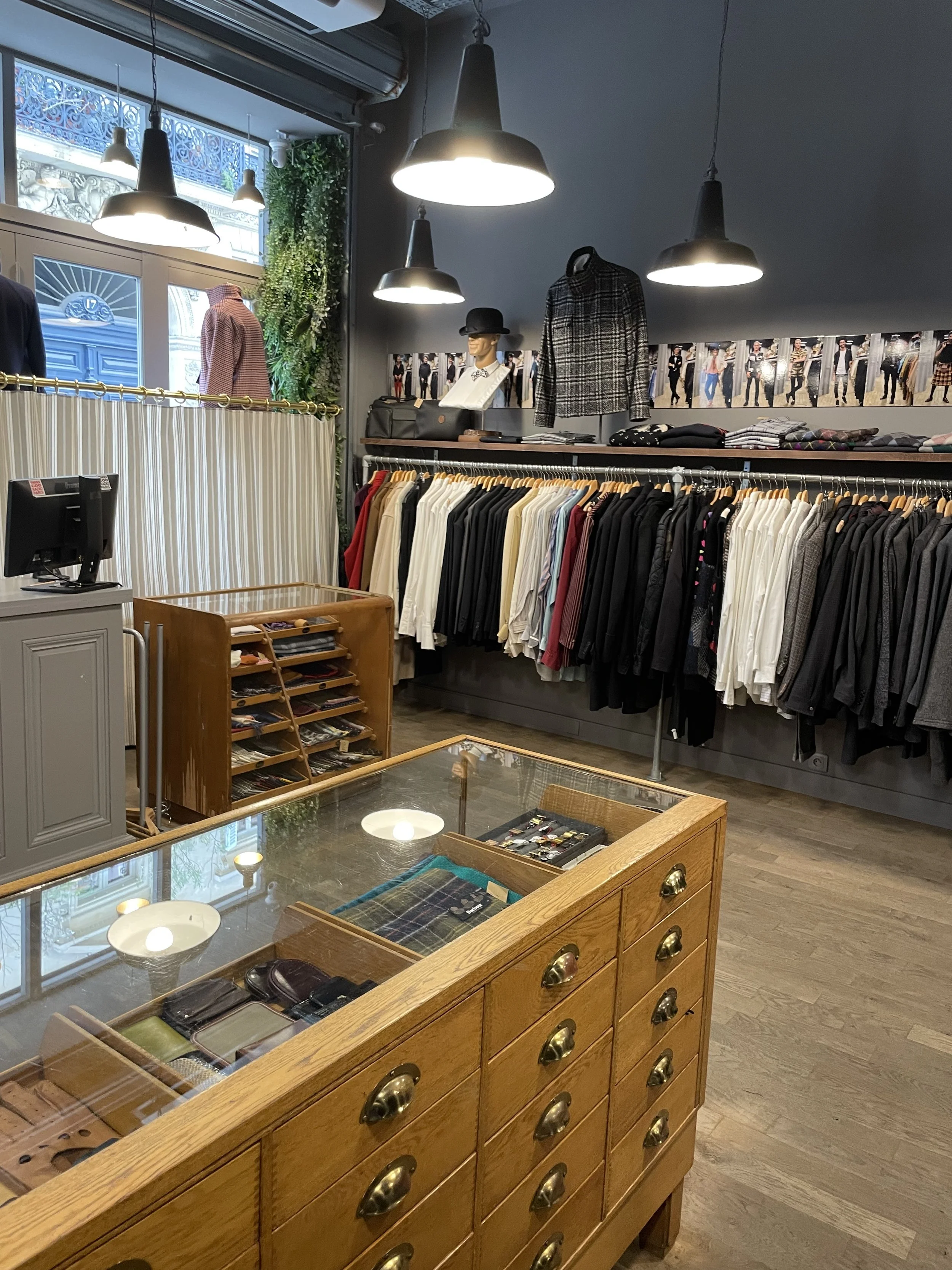 Thanx God I'm a VIP — Les Indispensables