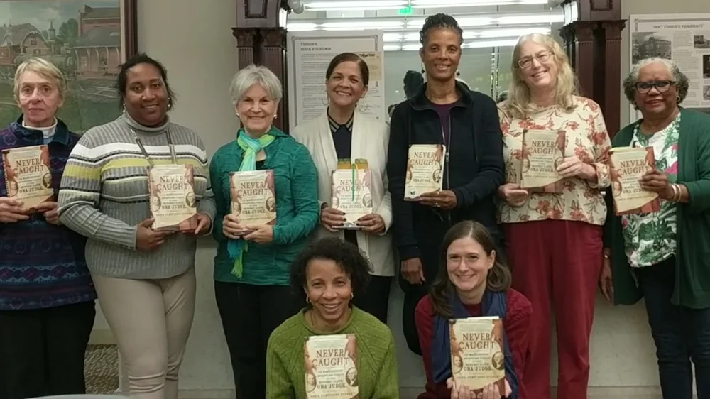 Never Caught by Erica Armstrong Dunbar - Erica Armstrong Dunbar