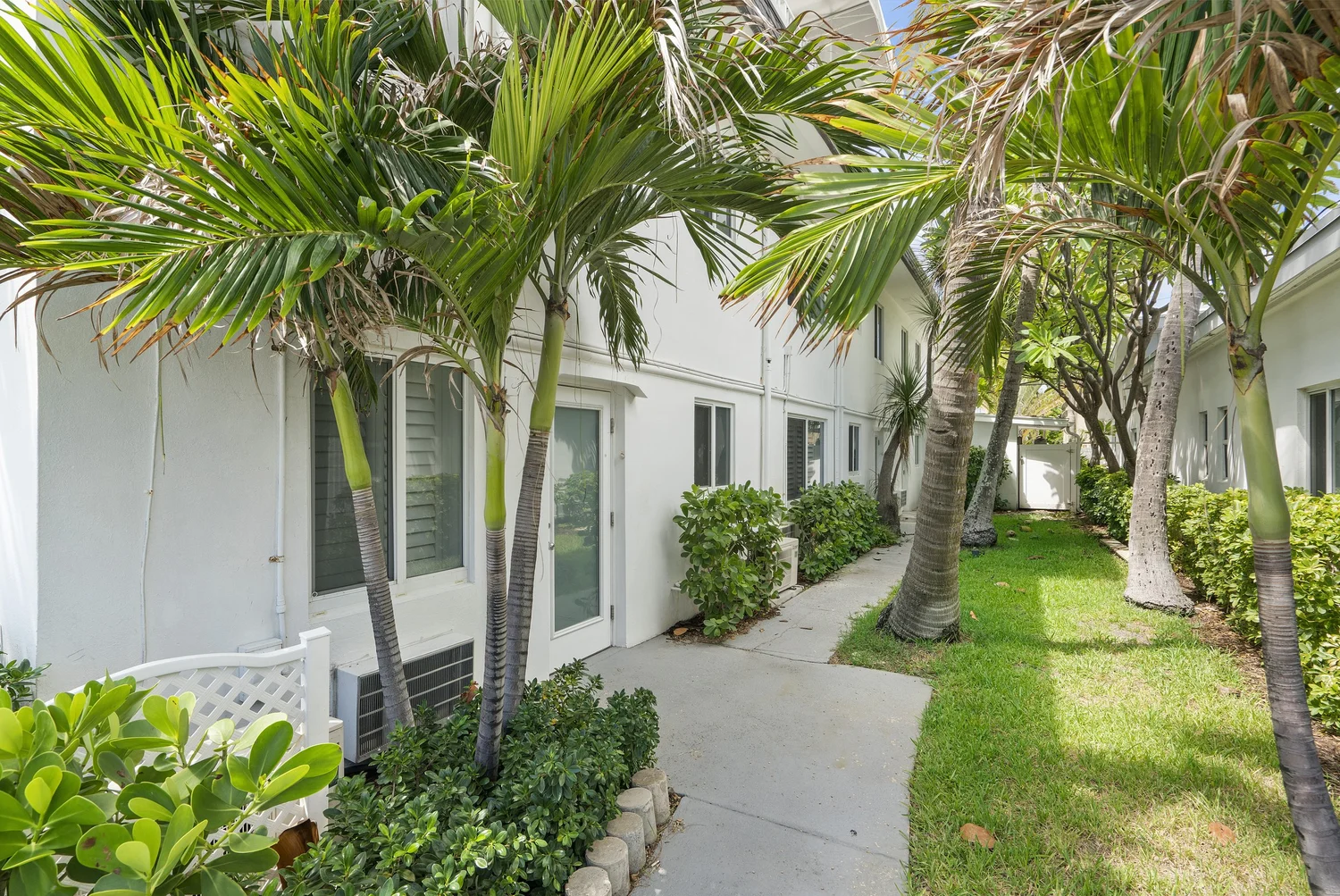 Amenities — BeachSideVillageResort