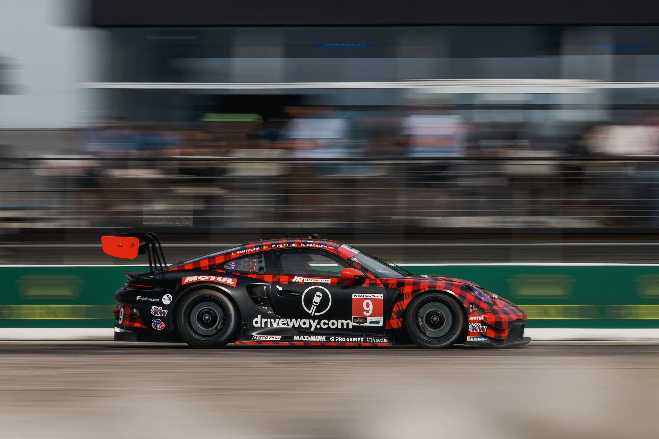 Driveway/Pfaff Motorsports Happy Hour — Avants