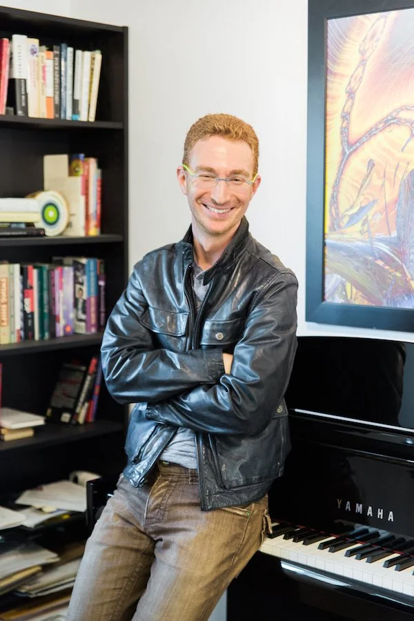 Biography — Danny Holt