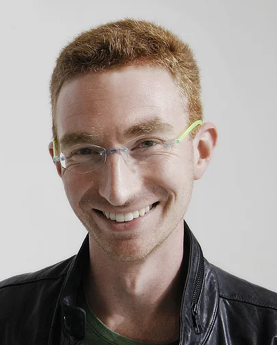 Biography — Danny Holt