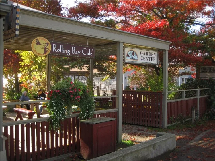 Rolling Bay on Bainbridge Island — Leah Applewhite