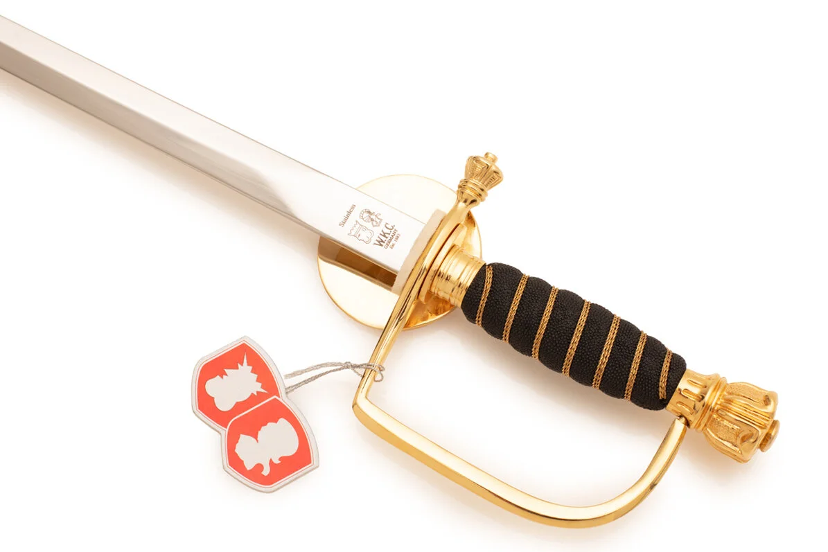 Miekka - Värja - Sword Tohtorinhattu - Doktorshatt - Doctoral hat