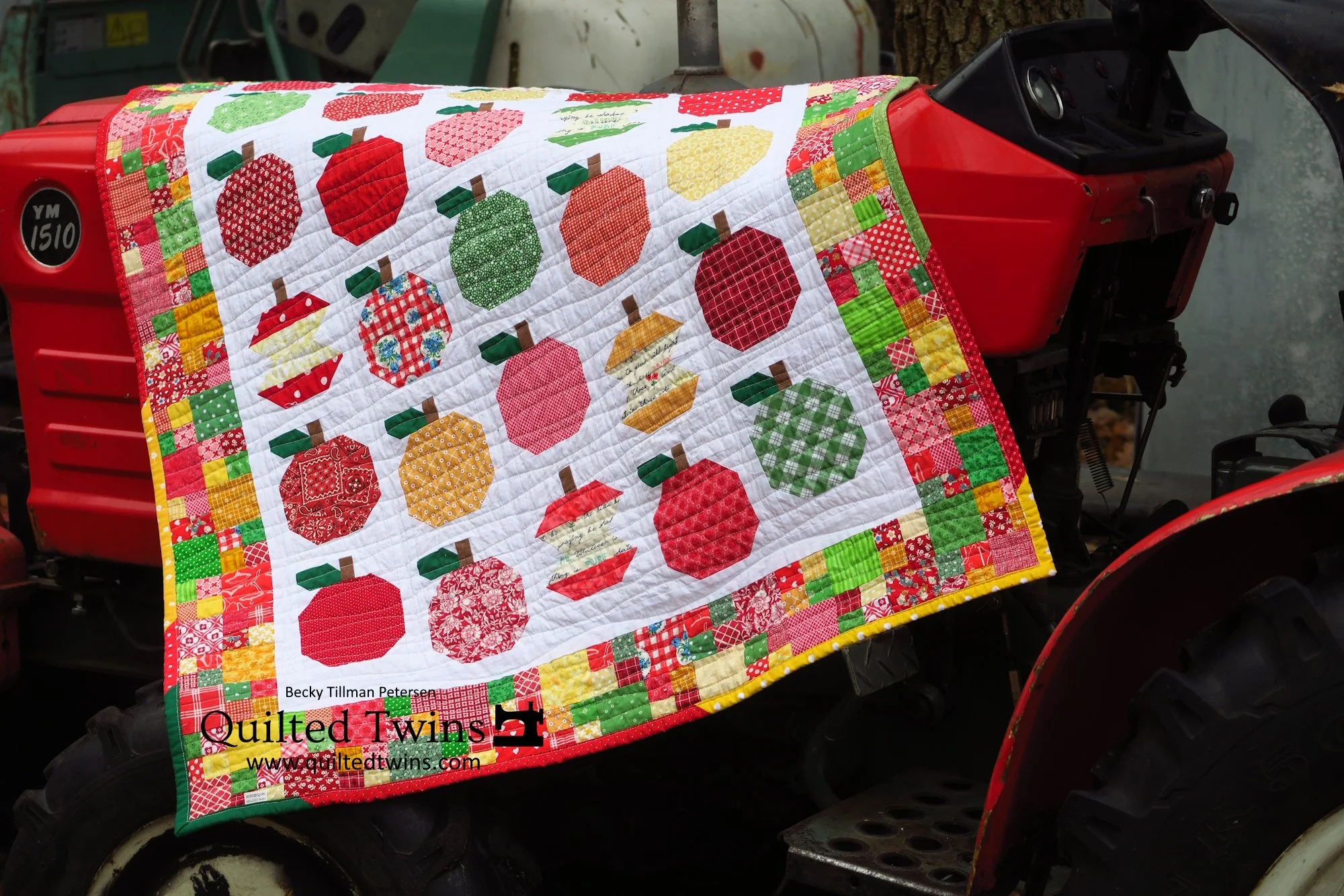 "Apple-licious" — Quilted Twins