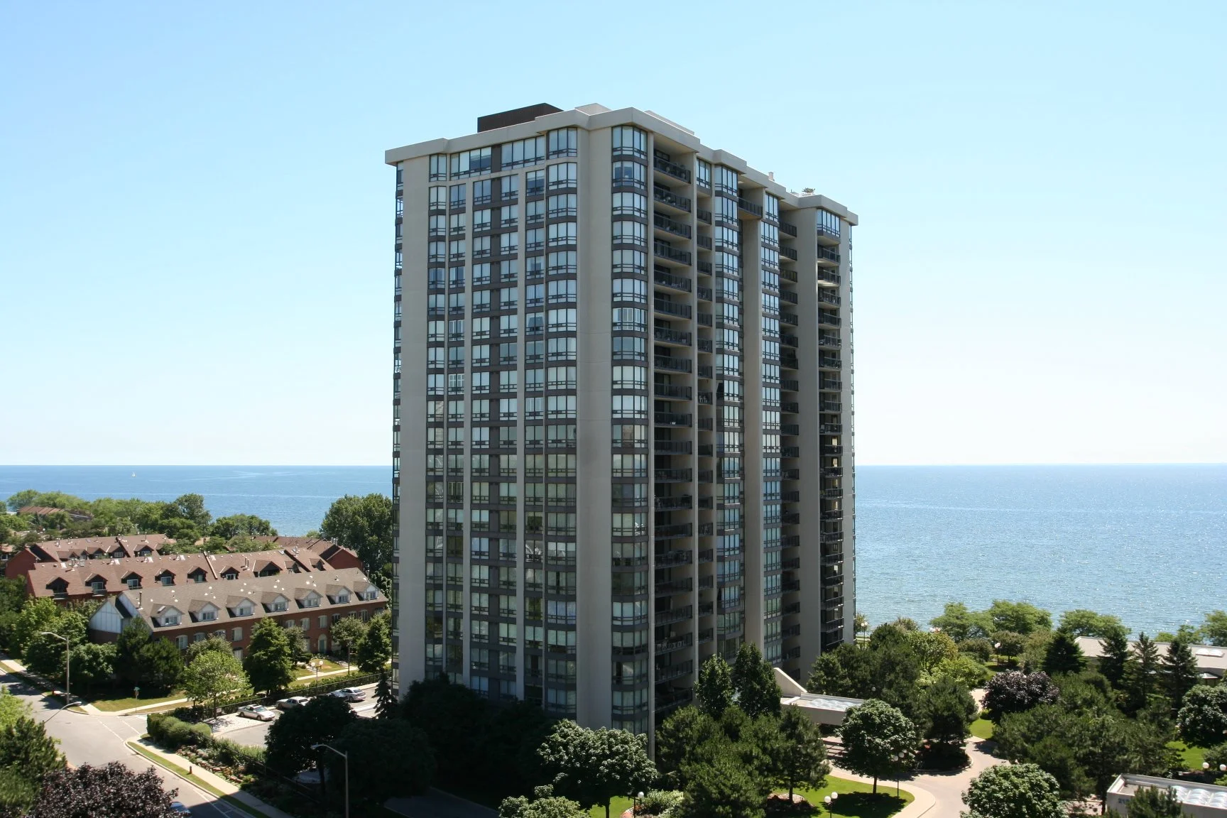 Bronte Condo Report