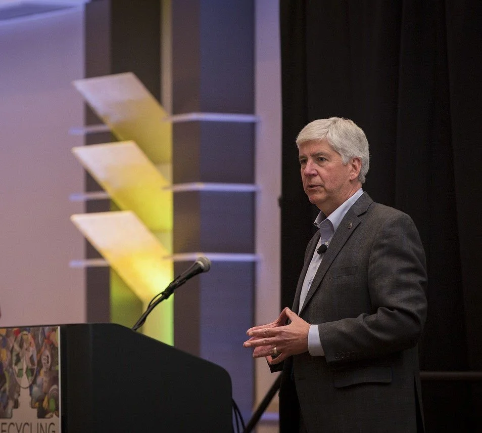 How to Introduce a Speaker: Captivate, Connect, and Convey Excellence ...