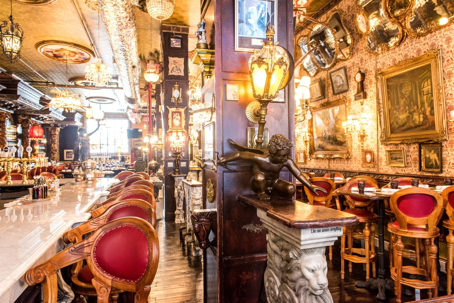 A Look Inside - Oscar Wilde Bar & Restaurant