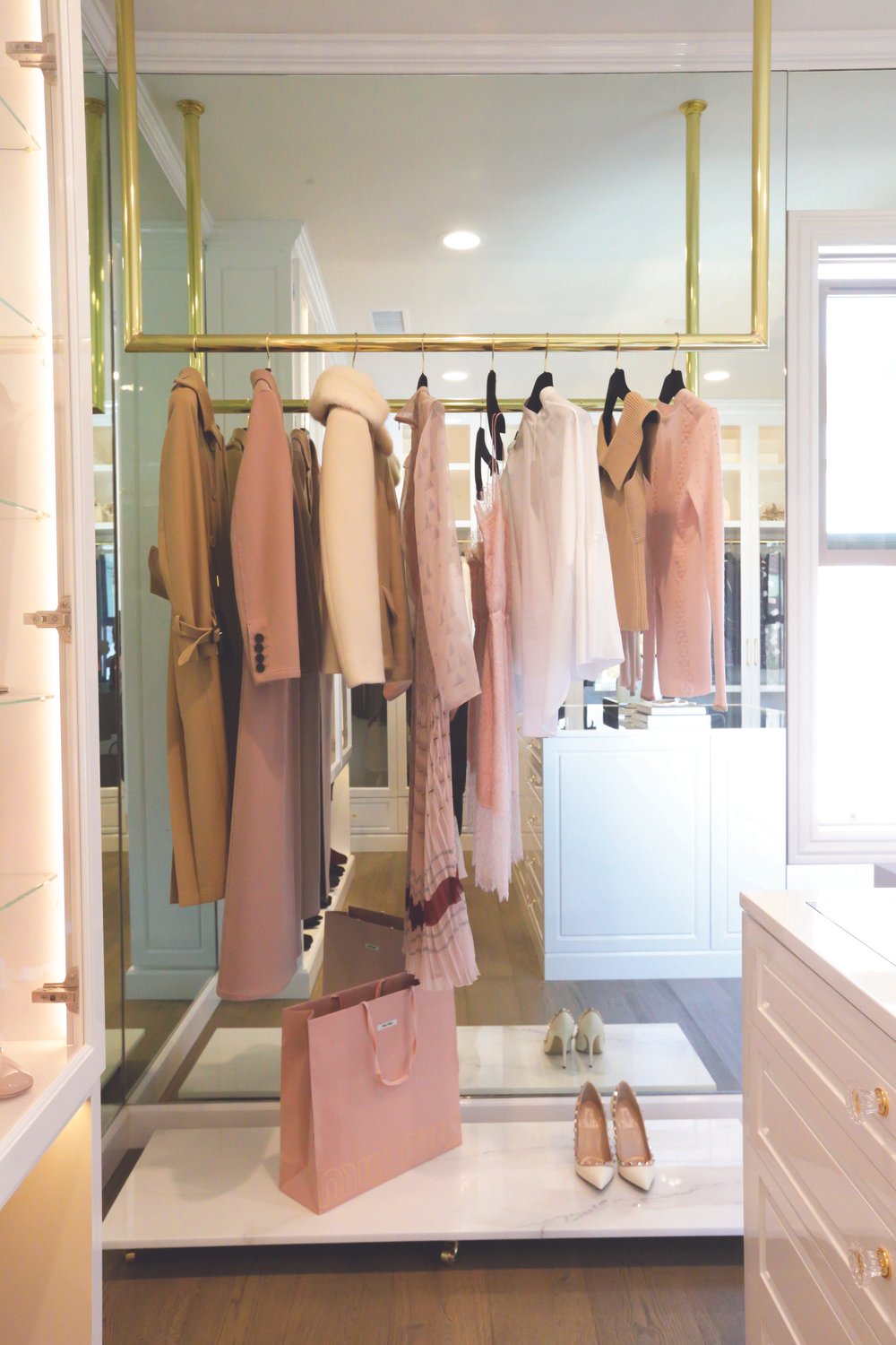 MAKING THE GRADE — LA CLOSET DESIGN