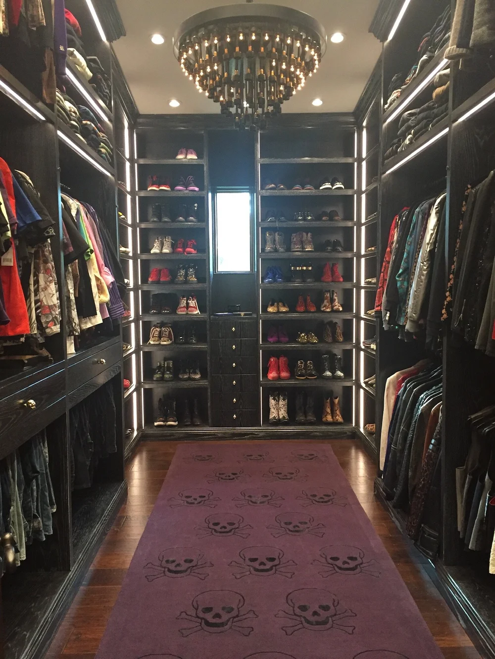 ROCK-AND-ROLL DRESSING ROOMS — LA CLOSET DESIGN