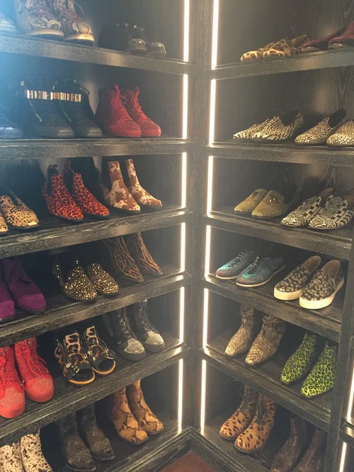 ROCK-AND-ROLL DRESSING ROOMS — LA CLOSET DESIGN