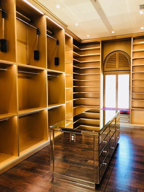 ROCK-AND-ROLL DRESSING ROOMS — LA CLOSET DESIGN