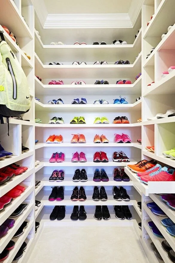 KEEPING UP WITH THE KARDASHIAN CLOSETS — LA CLOSET DESIGN