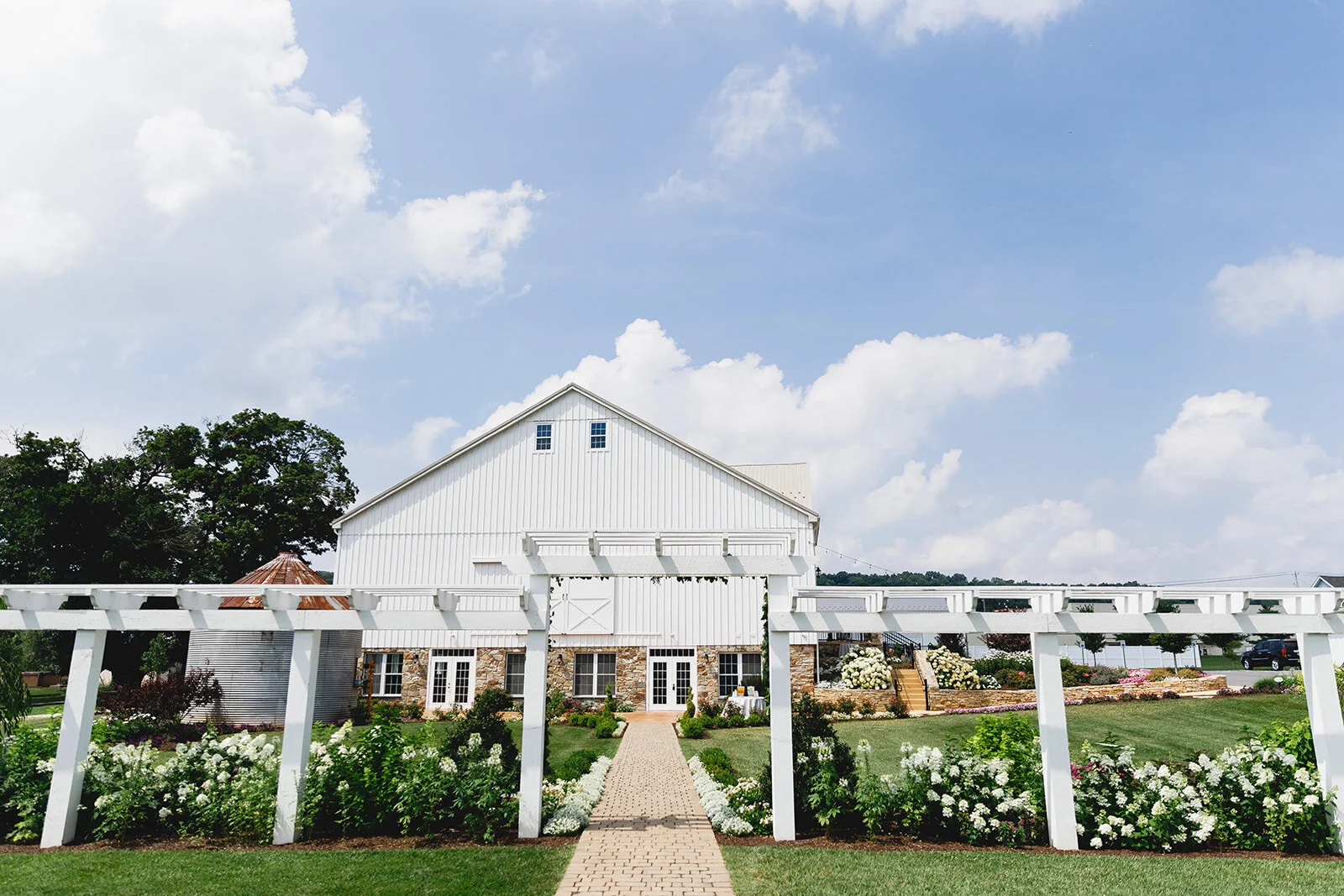 Venue — The Barn at Stoneybrooke