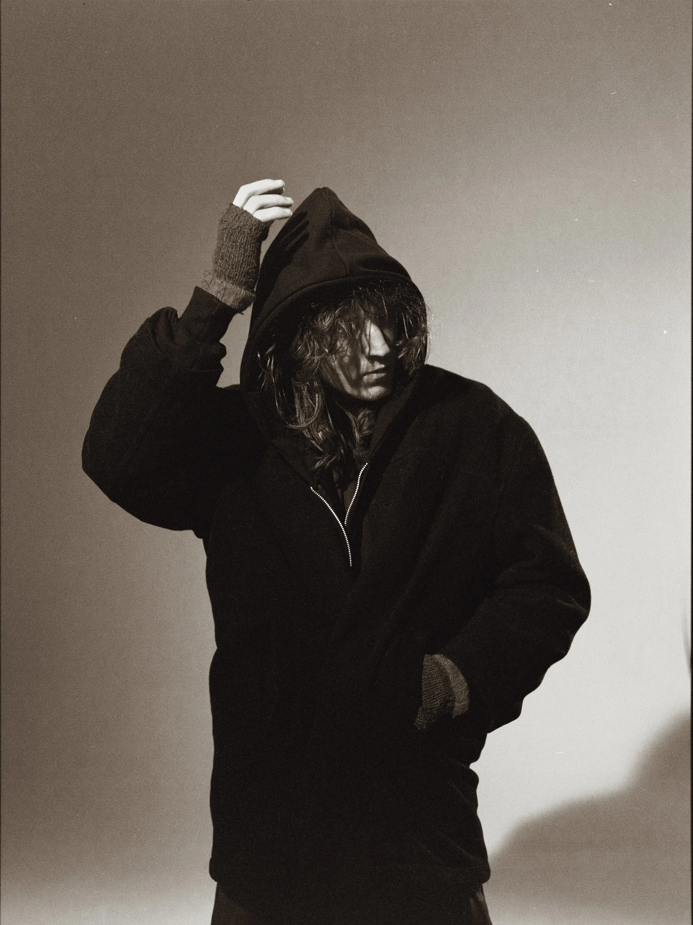 MK.GEE announces Australian tour