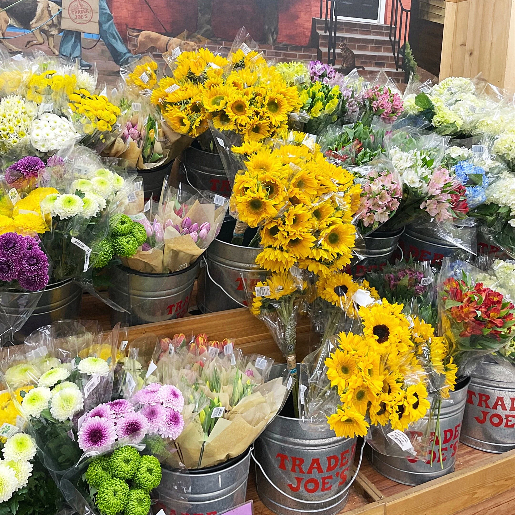 How to Design with Grocery Store Flowers — Atelier Ashley Flowers