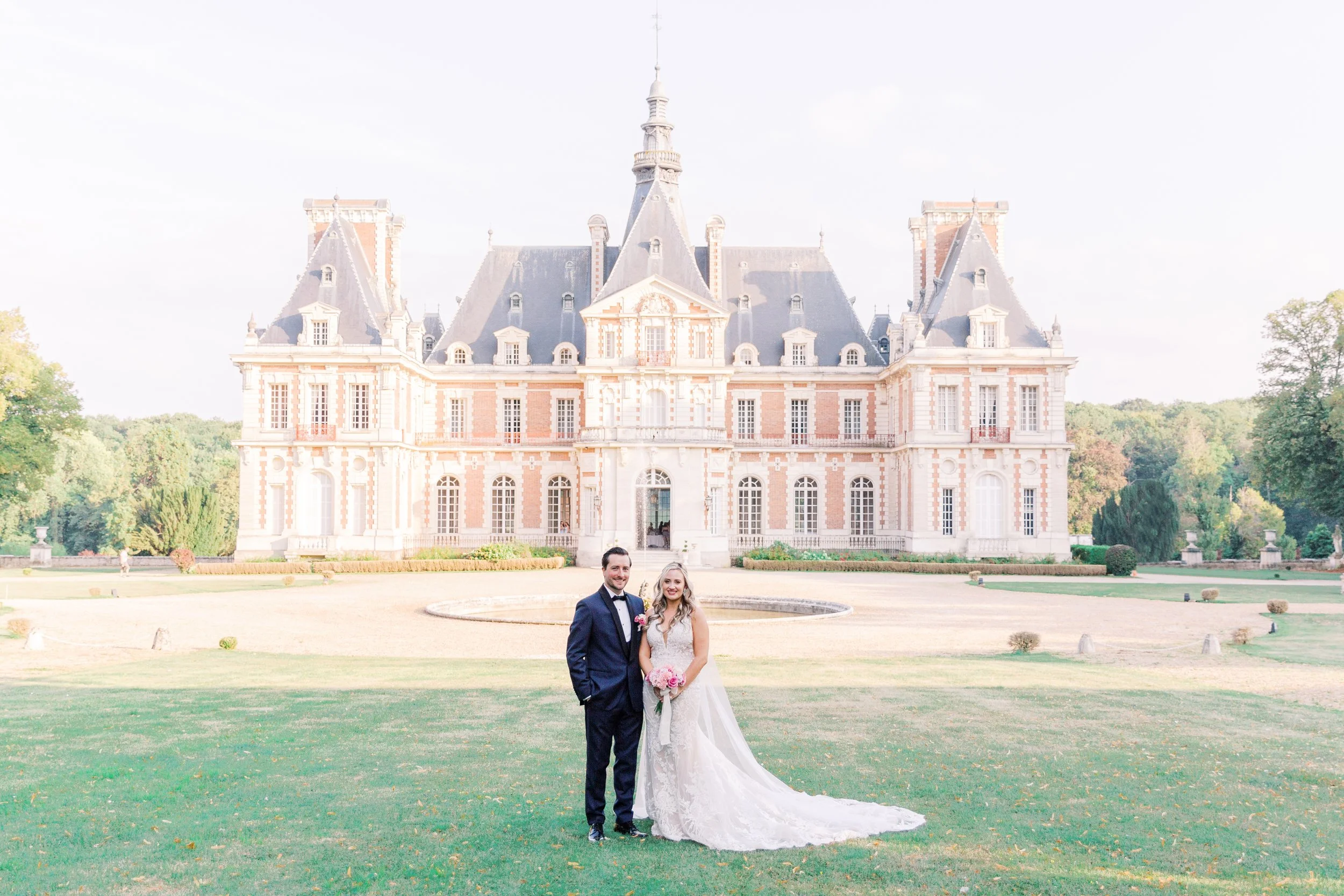 Castles For Weddings In Paris A Dream Wedding At Chateau De Ferrières