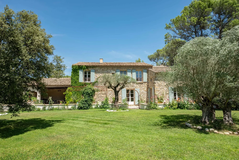 Turnkey Stone Farmhouse in the Countryside Near Aix-en-Provence ...