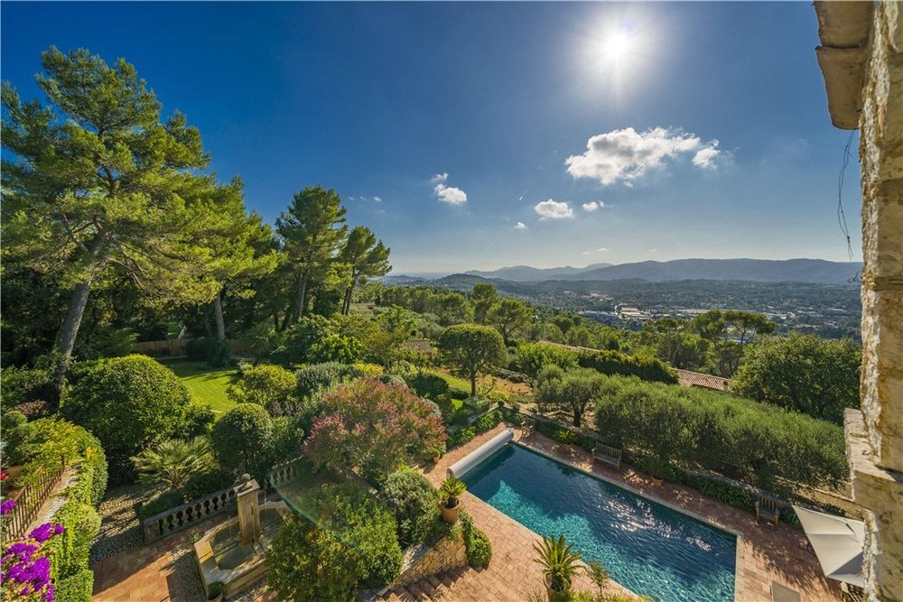 Beautiful Provençal Villa in the French Riviera Hillside — Francis York