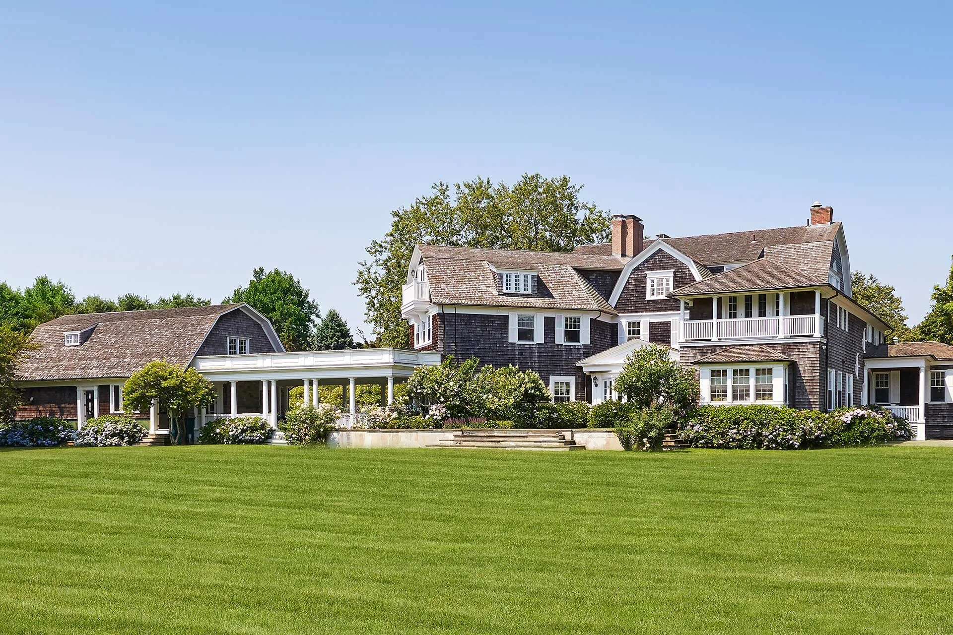 This Original Hamptons 'Summer Cottage' is the Ultimate Summer Hideaway ...