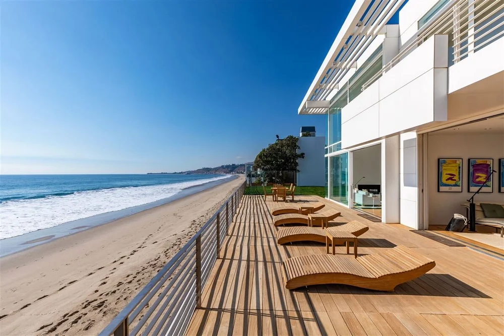 A Billionaire’s Beach House in Malibu, Designed by Richard Meier ...