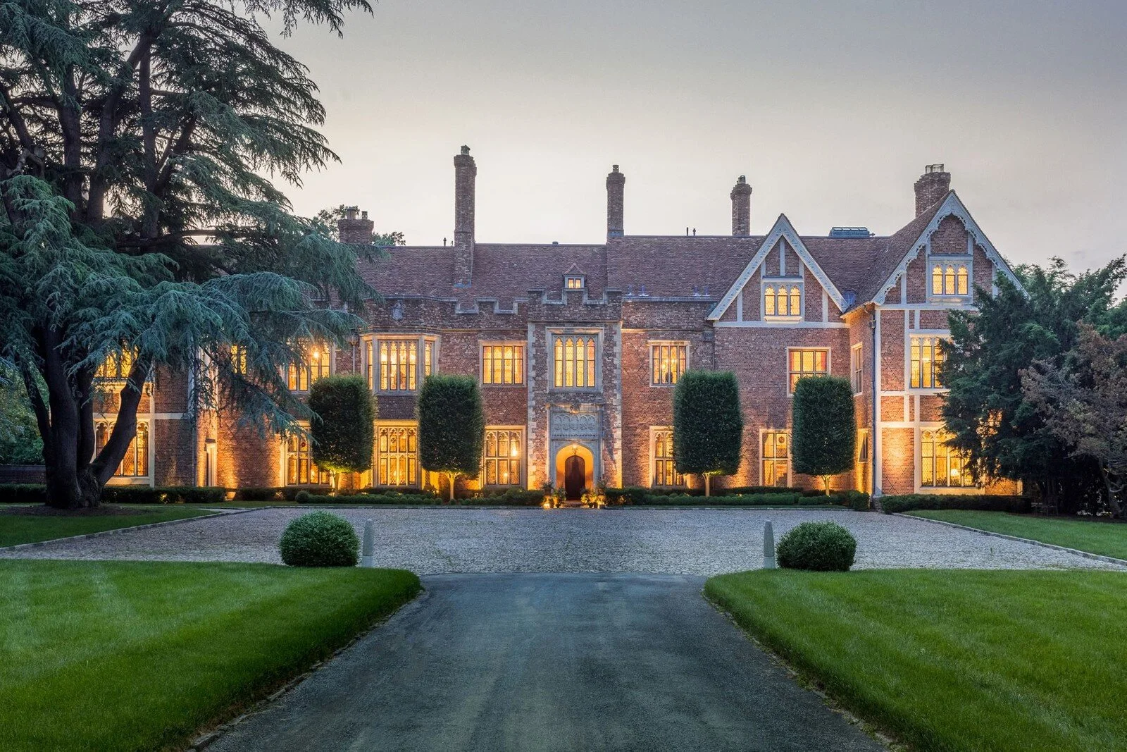 Guildford Manor is an English Tudor Estate...in Pennsylvania [Video] — Francis York