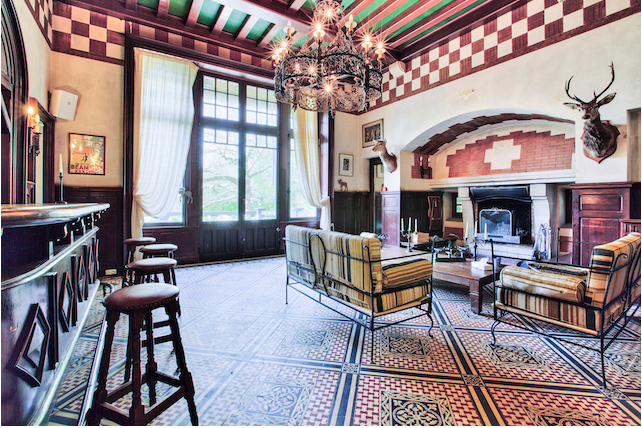 Norman-Style French Manor, 40 Minutes From Paris — Francis York