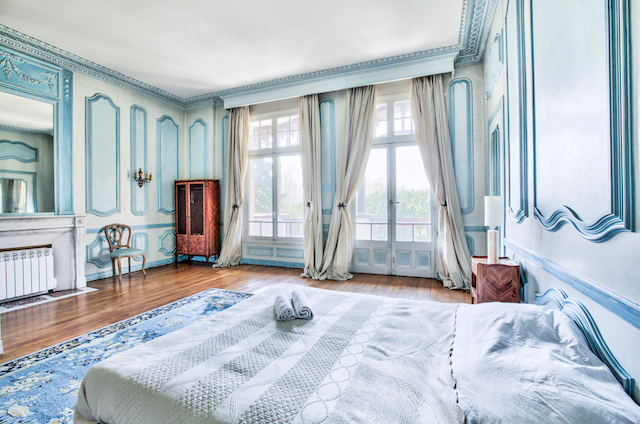 Norman-Style French Manor, 40 Minutes From Paris — Francis York