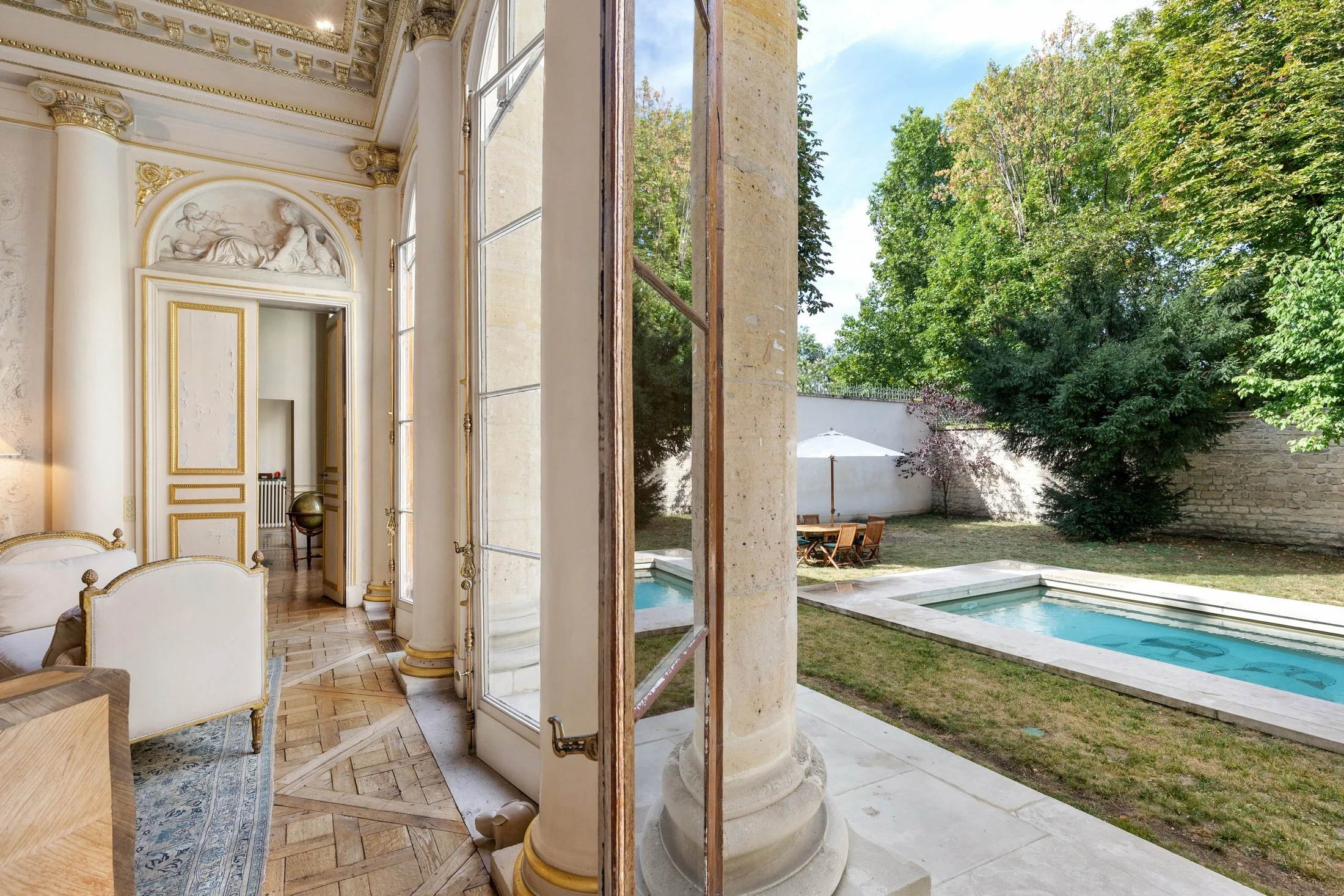 Private Mansion in the Heart of Paris — Francis York