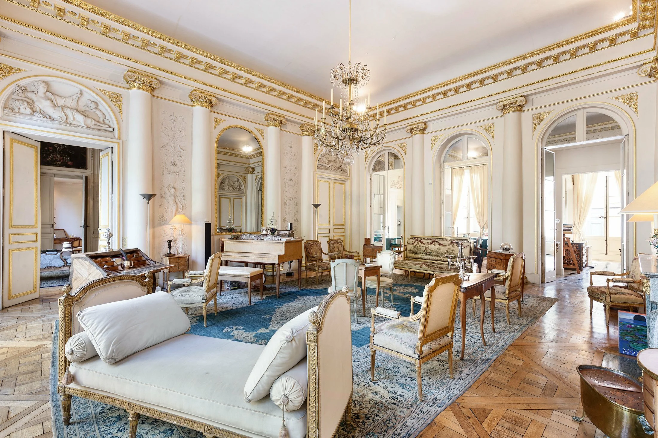 Private Mansion in the Heart of Paris — Francis York