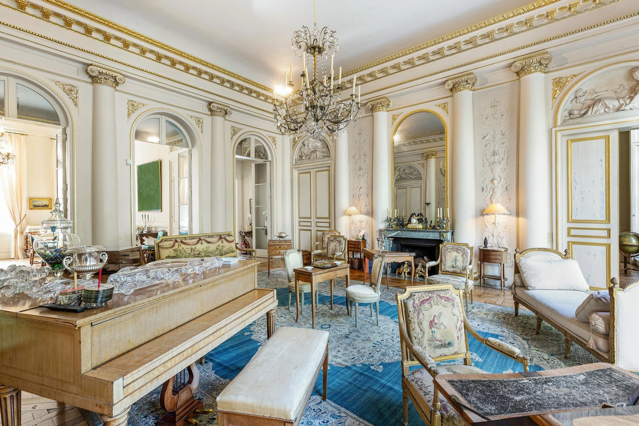 Private Mansion in the Heart of Paris — Francis York