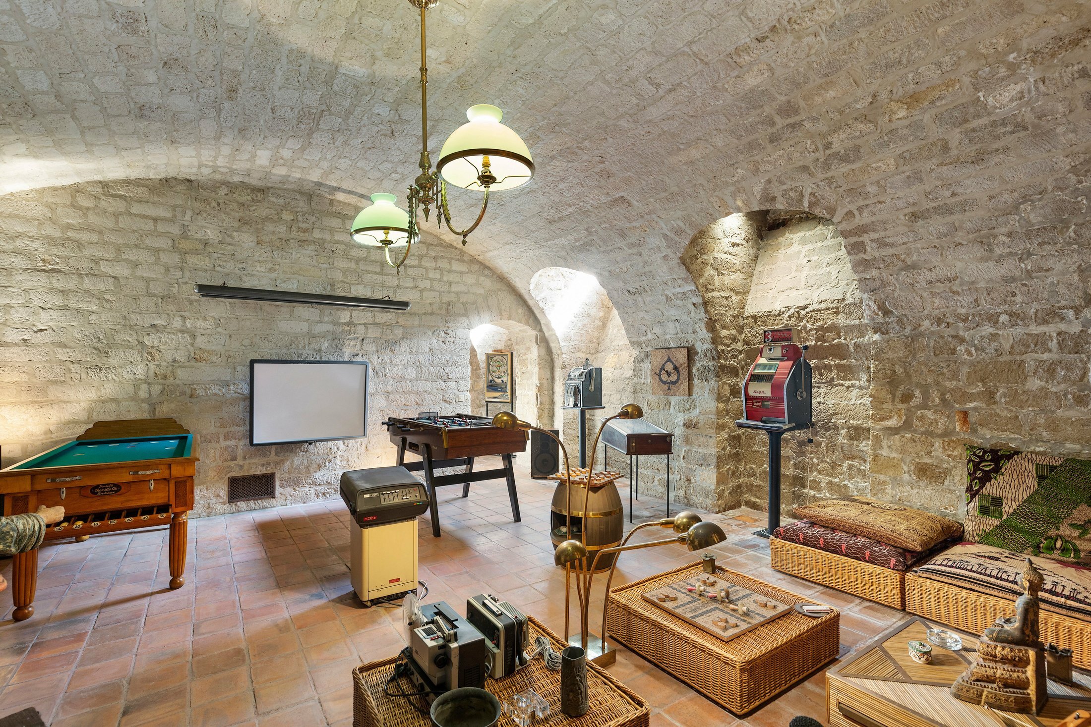 Private Mansion in the Heart of Paris — Francis York