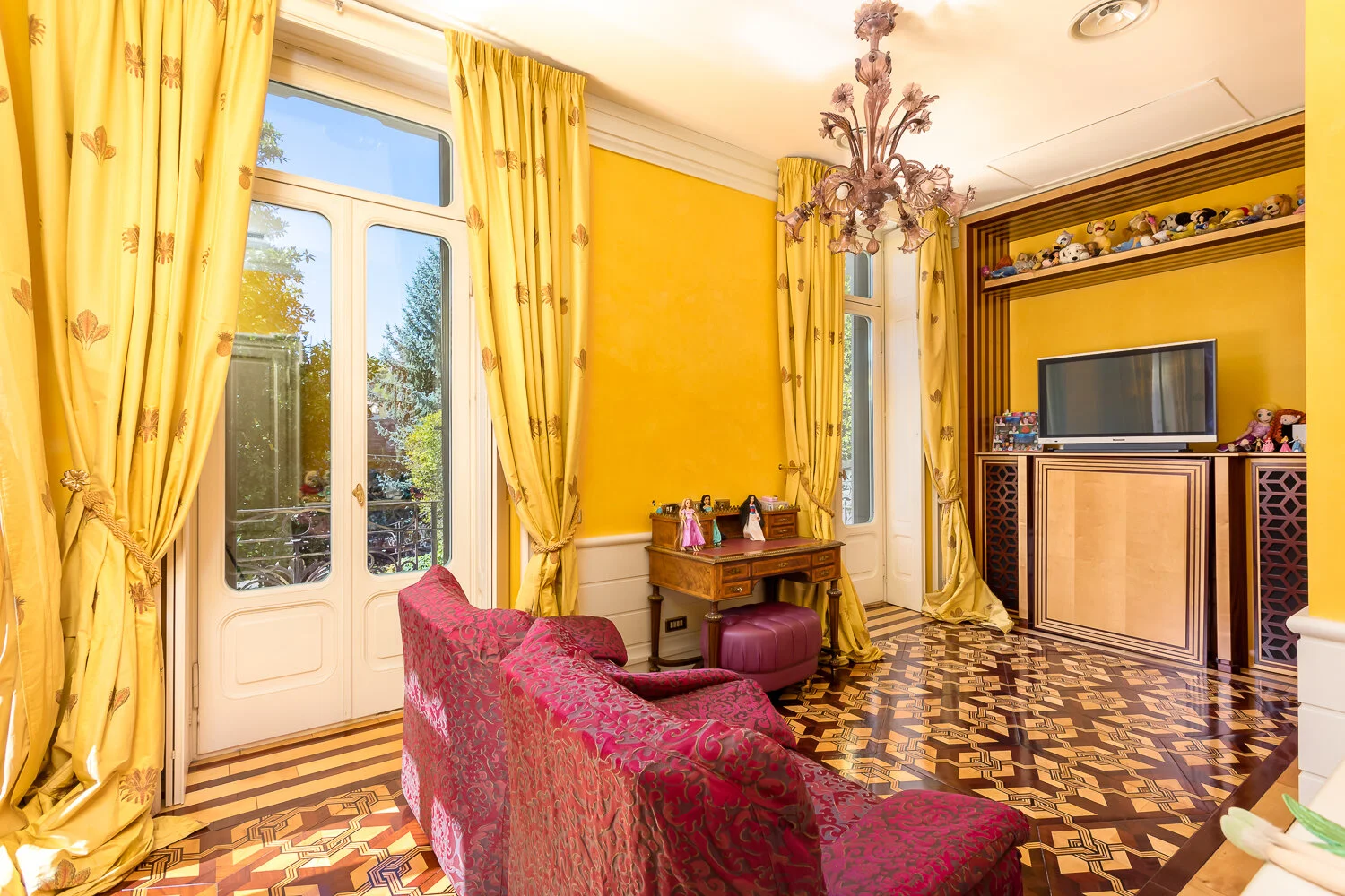 1920s Villa Overlooking Lake Como — Francis York