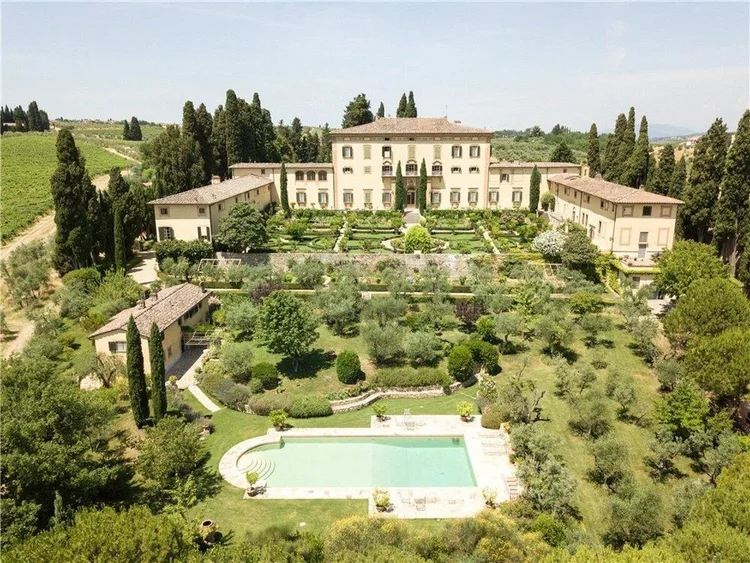 Elegantly Restored Renaissance Villa — Francis York