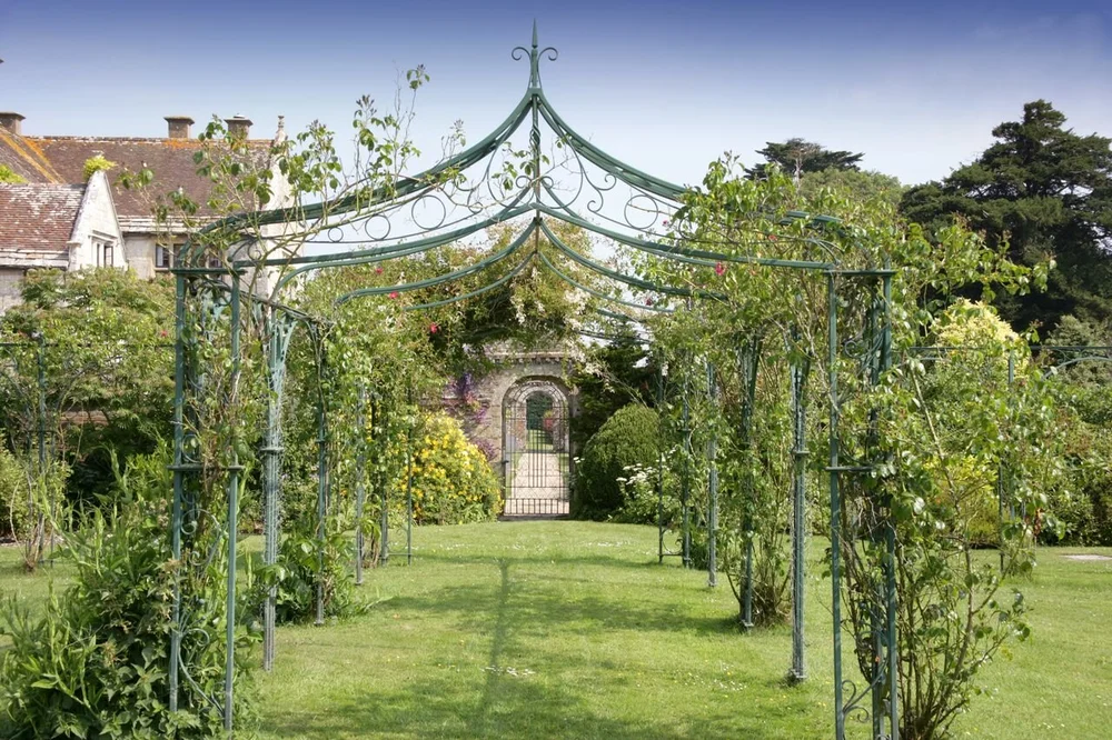 A 17th Century English Country Manor in Dorset — Francis York