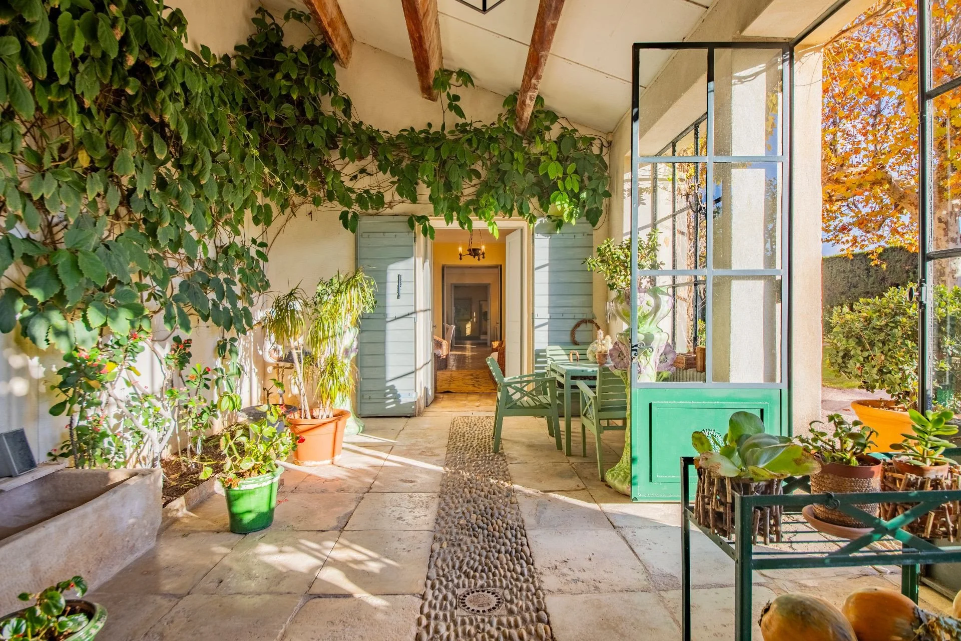 Beautifully Restored Provençal Farmhouse Near Saint-Rémy-de-Provence ...