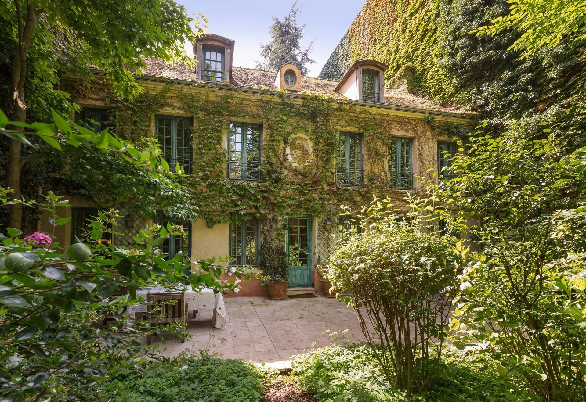 A Country House in Paris? This 18th-Century Mansion is a Hidden Gem ...