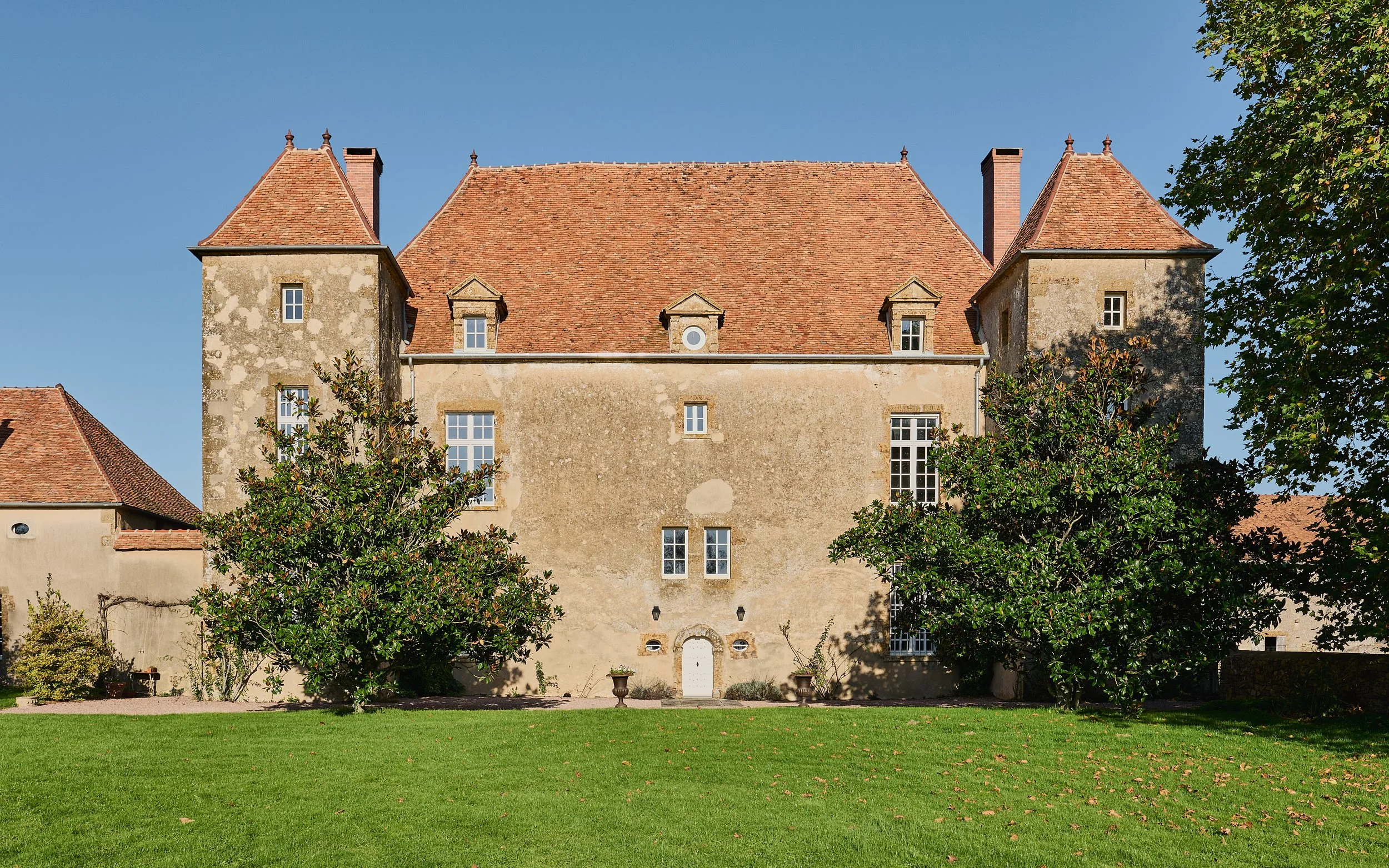 Renovated French Château in the Rolling Hills of Burgundy — Francis York