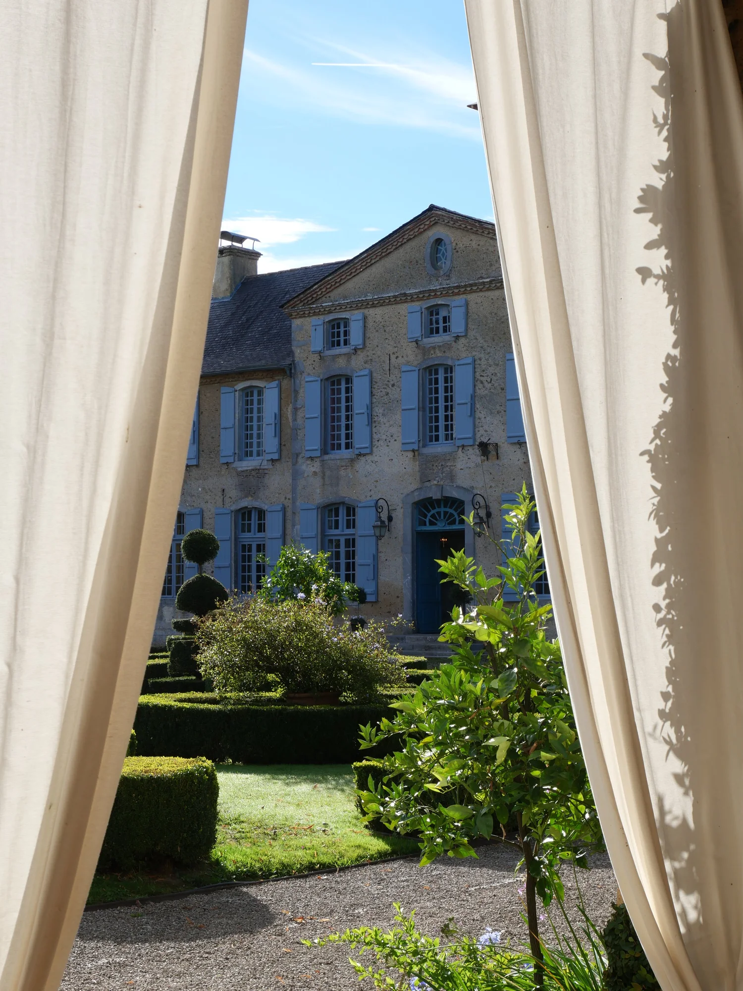 A Romantic 18th-Century Château in Southwest France — Francis York